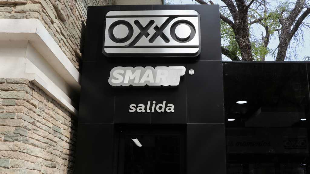 Qué hay detrás del uso de inteligencia artificial en tiendas OXXO