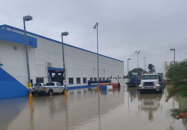 Inundación por lluvias deja sin agua a 160 colonias de siete municipios ...