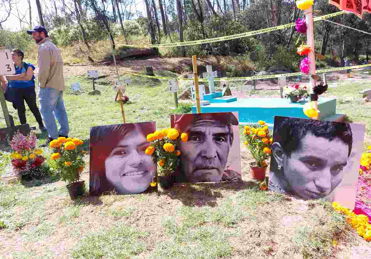Montan ofrenda para difuntos de población callejera que fueron llevados ...