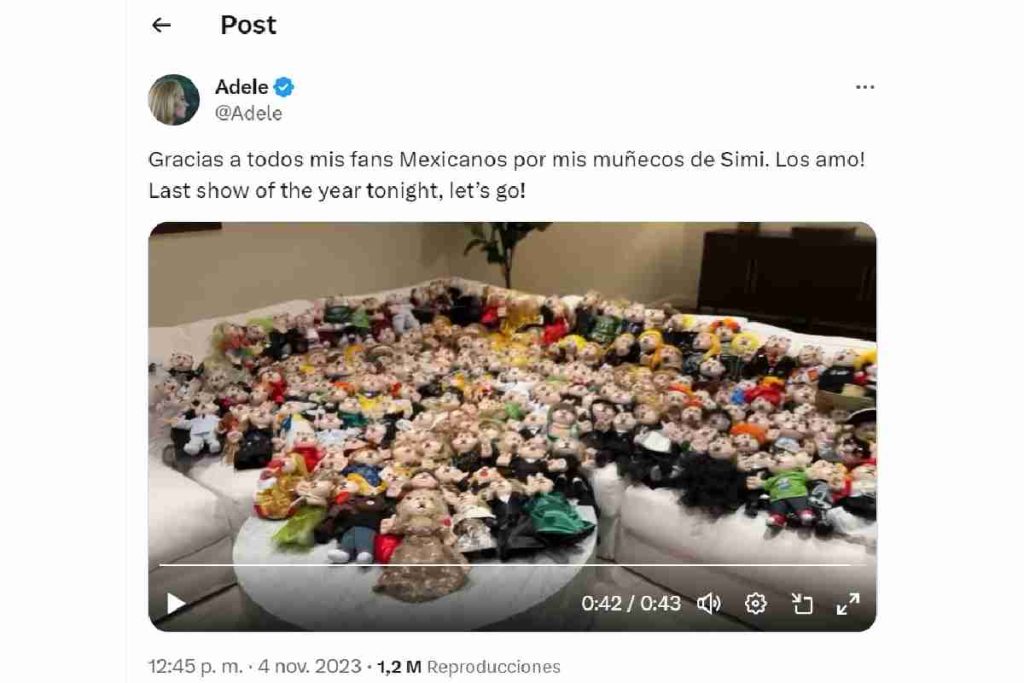 Adele presume su colección de peluches del dr. Simi: “¡Los amo!”