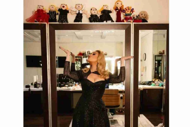 Adele presume su colección de peluches del dr. Simi: “¡Los amo!”