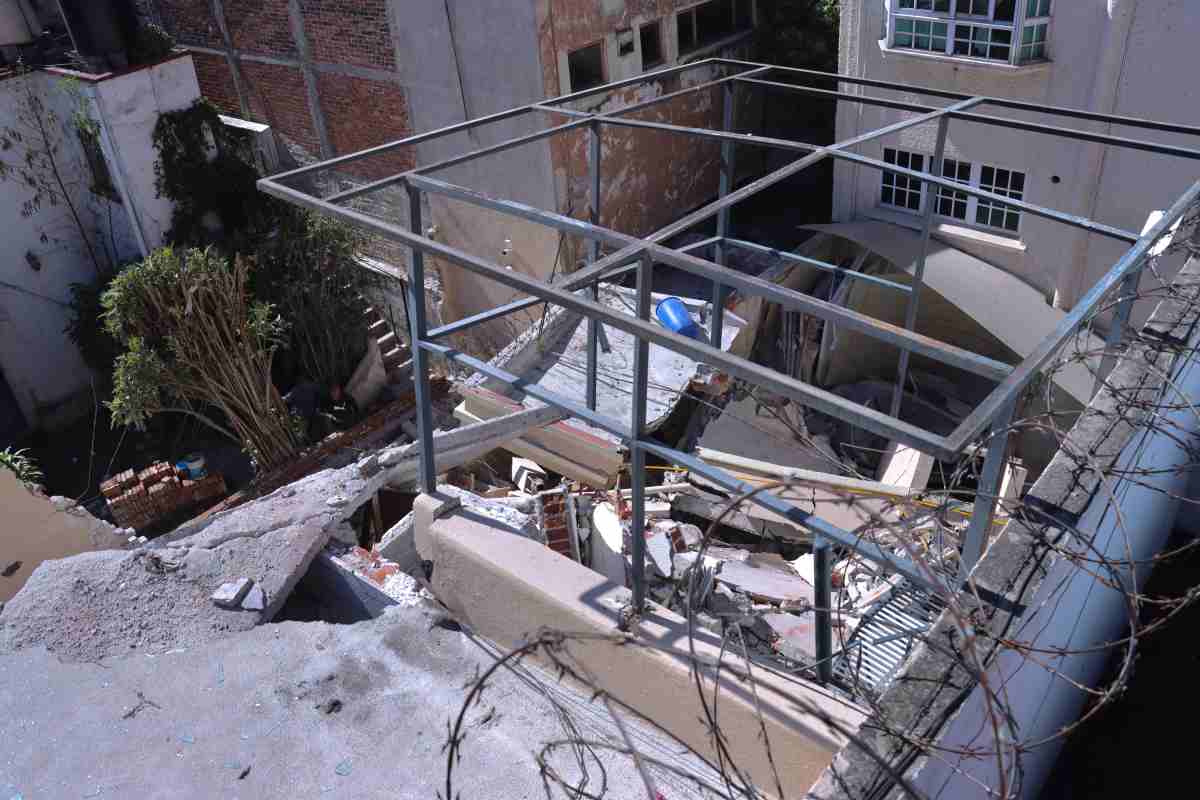 Escombros de la explosión en colonia Del Valle ponen en riesgo de ...