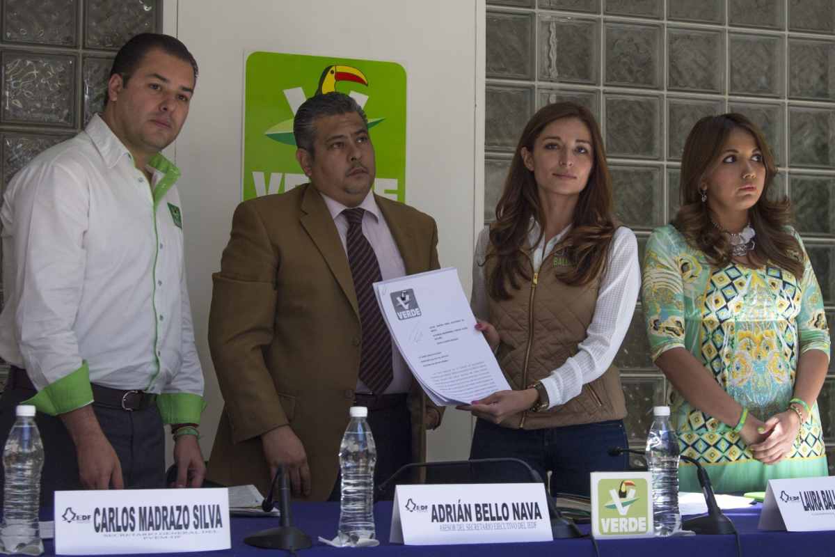 Álvarez Máynez nombra a la senadora Laura Ballesteros como su ...