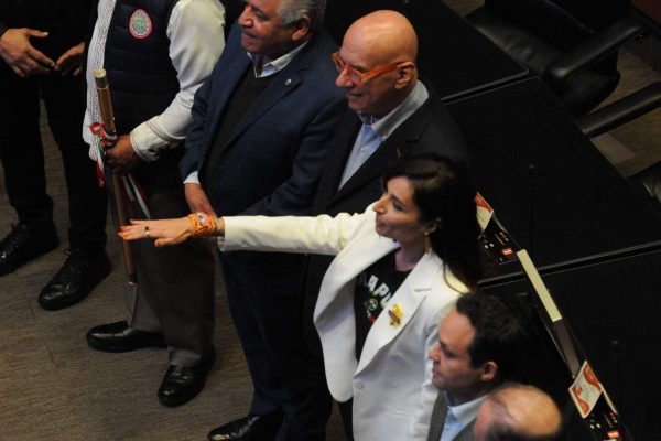 Álvarez Máynez nombra a la senadora Laura Ballesteros como su ...