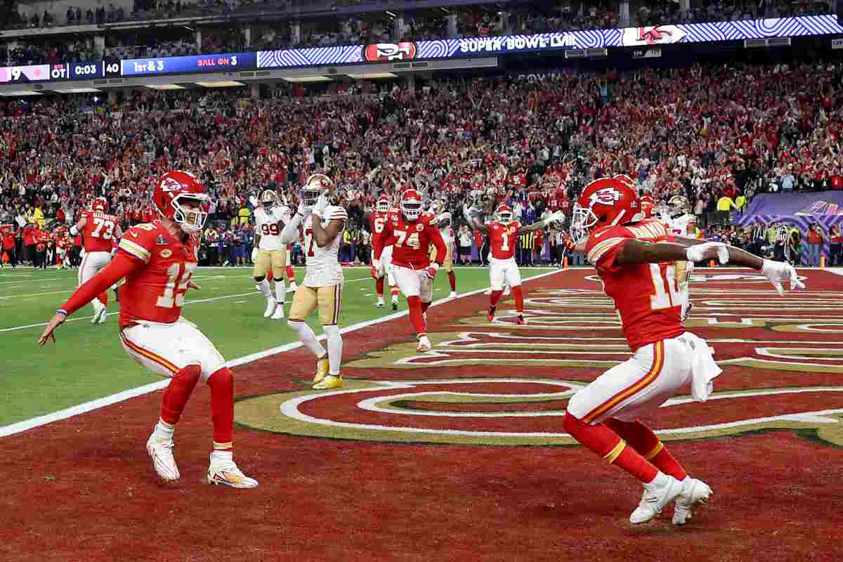 Los Chiefs ‘le arrancan’ el trofeo a los 49ers en tiempo extra para ganar el Super Bowl LVIII