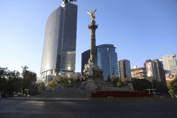 Ciudad de las Heroínas: Remedios Varo, Rosario Castellanos y Elena ...