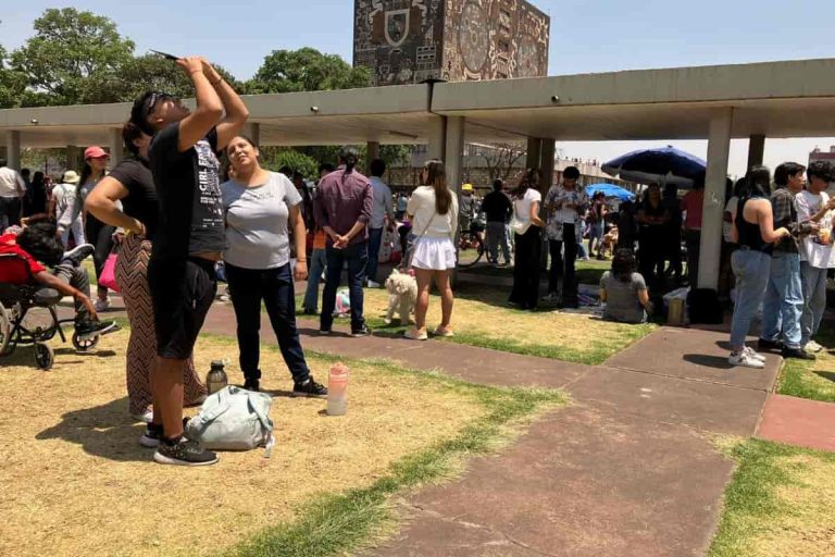 FOTOS: las impactantes imágenes del eclipse solar total en México y EE.UU
