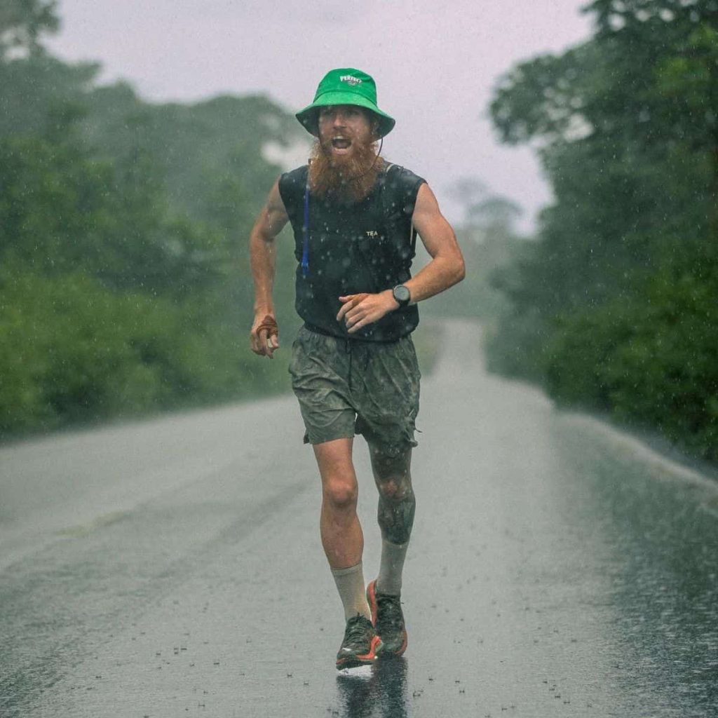 Russell Cook, el hombre que cruzó África corriendo de punta a punta