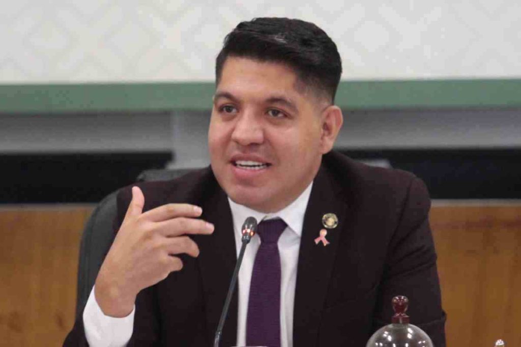 Aprueban licencia a Ebrard en el Senado; rinde protesta su suplente ...