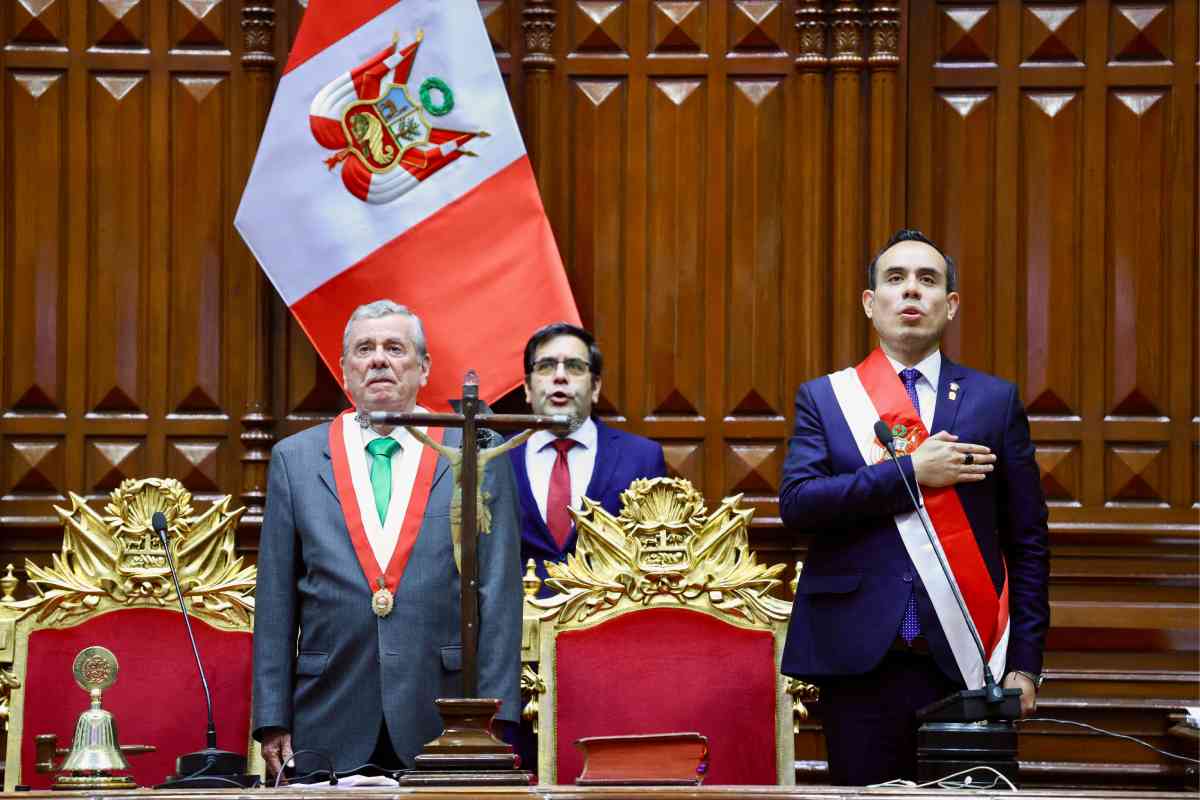José Jerí asume como nuevo presidente de Perú tras destitución de Dina ...